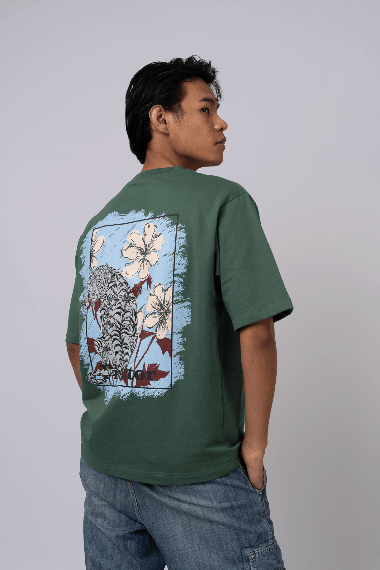 PREDATOR OVERSIZED TEE - GREEN – Tones Fashion